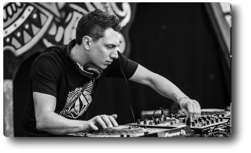 Matrix Loops by Divination | Futurephonic